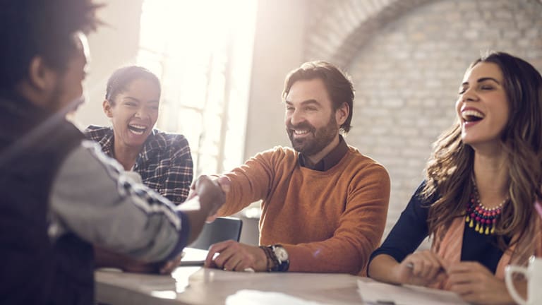 10 Ways to Use Body Language to Get the Job